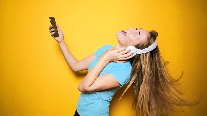 25 Long Distance Date Night Ideas to Keep the Love Fire Burning